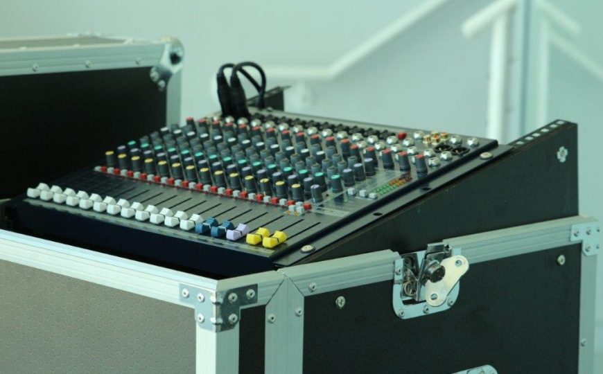 Rack Case with Audio Mixer and Rear Access Door – Armor Road Cases