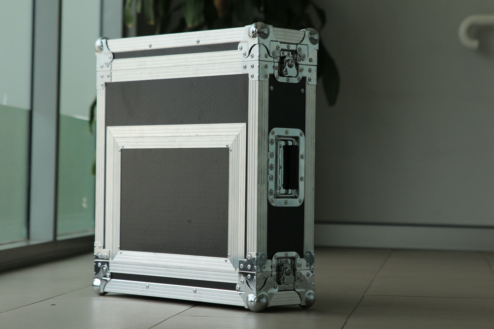 2 Door Road Case for Processors and Radio Receivers – Armor Road Cases