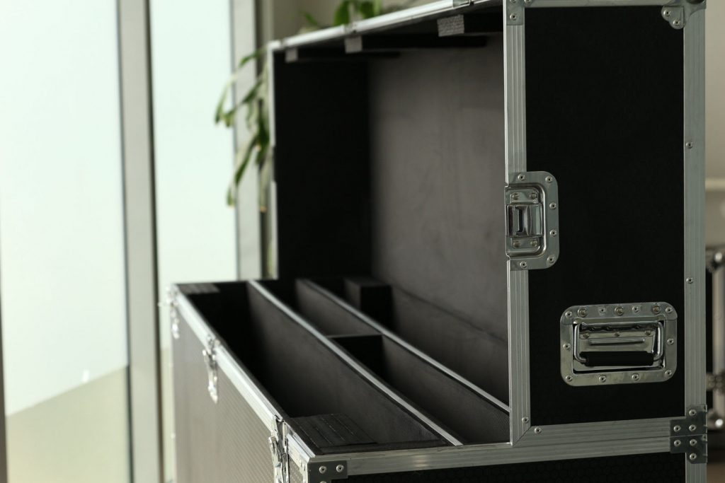 Clamshell Twin TV Road Case for Two Display Monitors