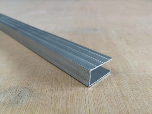 Aluminium U-Cap Road Case Extrusion 3.0M 9MM Gap – Armor Road Cases